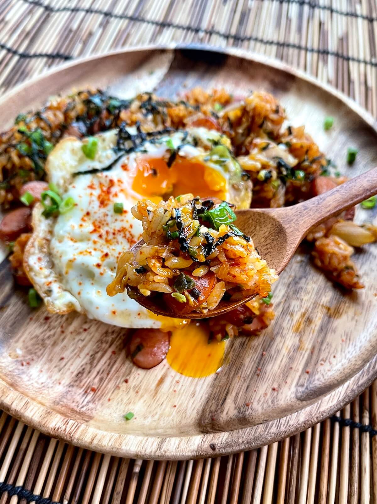 Kimchi Fried Rice (김치 볶음밥) - Jasmine and Tea
