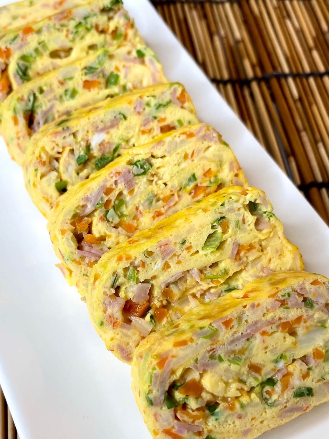 Korean Egg Roll (Gyeran Mari 계란말이) - Jasmine and Tea
